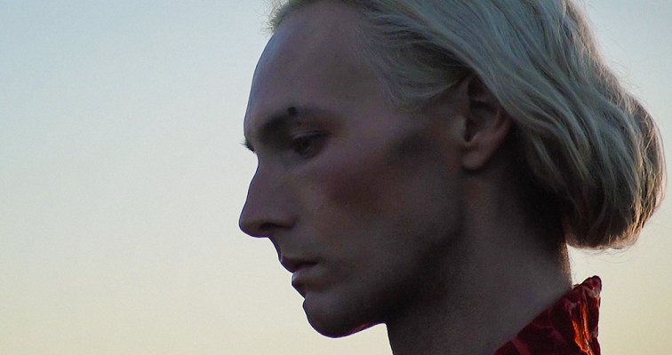 After the screening we move into a second room. Under the spotlight ...